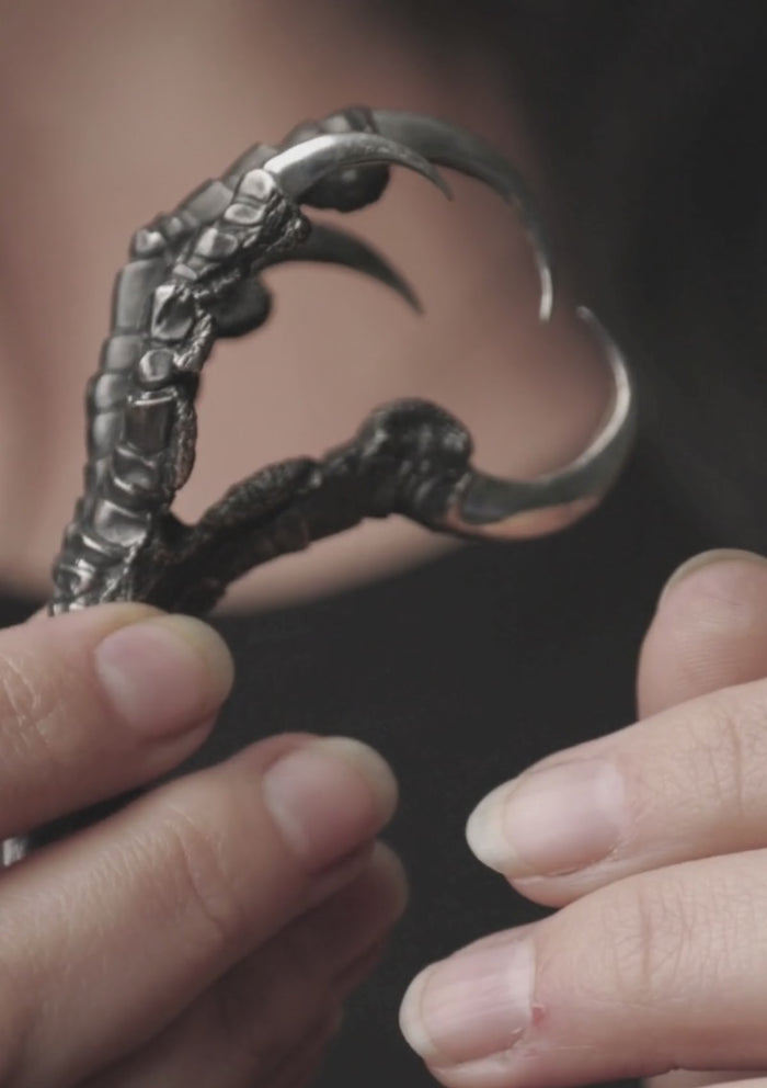 Vörðr – Raven talon necklace in solid sterling silver