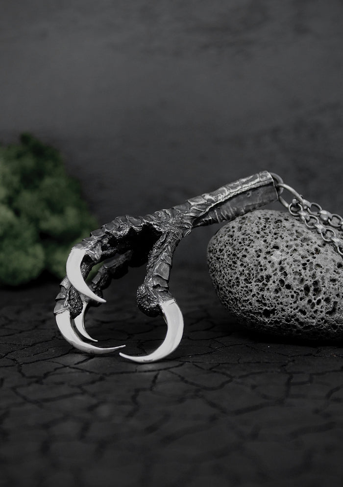 Vörðr – Raven talon necklace in solid sterling silver